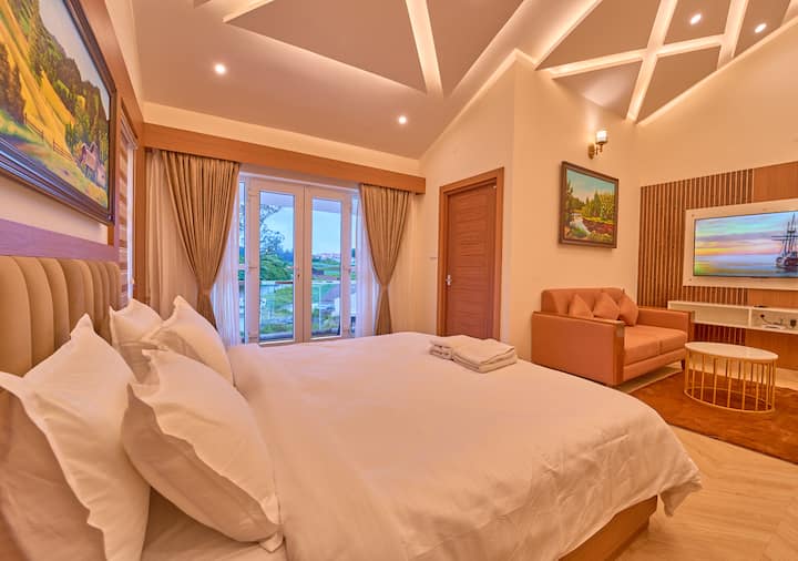 Private Balcony Suite In Ooty | Couple Stay - 우다가만달람