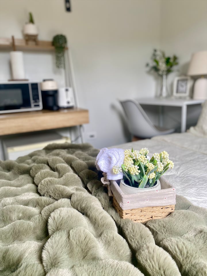 Private Suite In Mount Louisa - Townsville