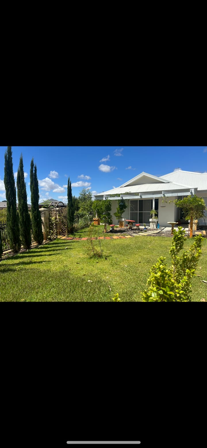 Big Beautiful House 30 Metres From Ravo Hotel - Pinjarra