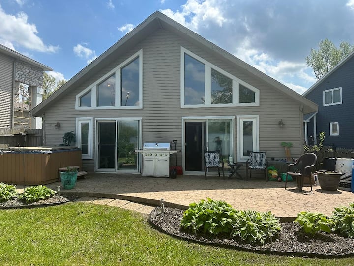 Lakefront Chalet Retreat-up North Feel, Peaceful. - Highland Recreation Area, White Lake