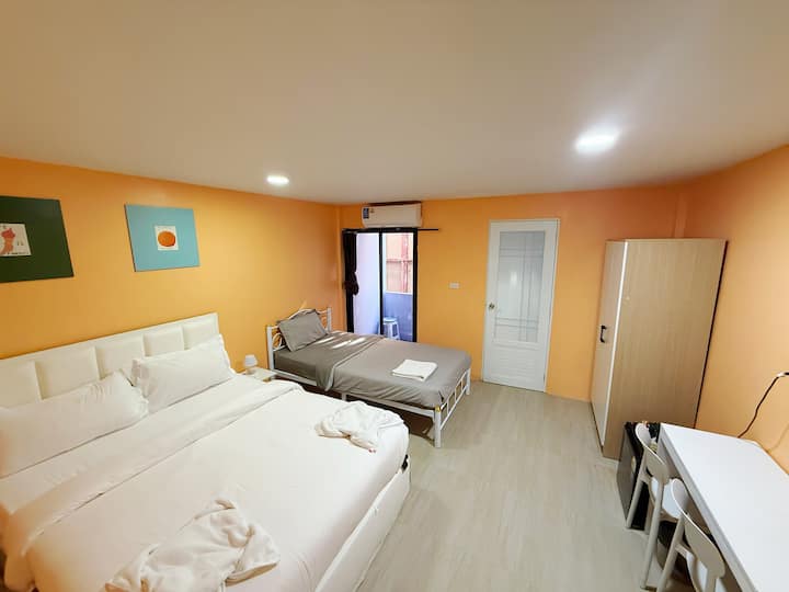 Patong Beach/ Family Room /Balcony/ 3person/ - Patong Beach