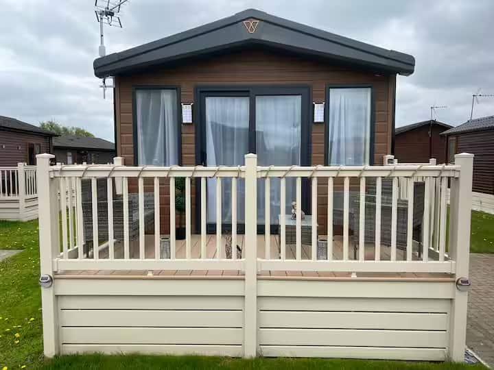 Lottie's Lodge With Hot Tub - Malton