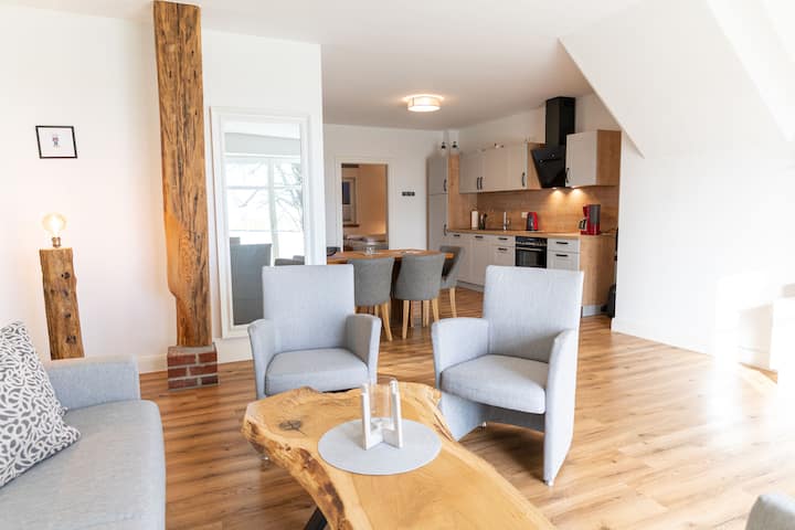 Ulrich | Gemütliche Wohnung Mit Terrasse - Norden