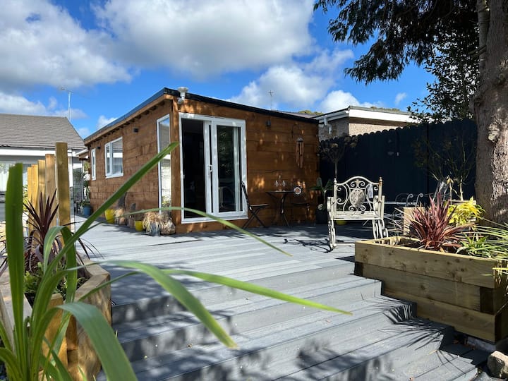 Easter Island Log Cabin On Anglesey - Anglesey