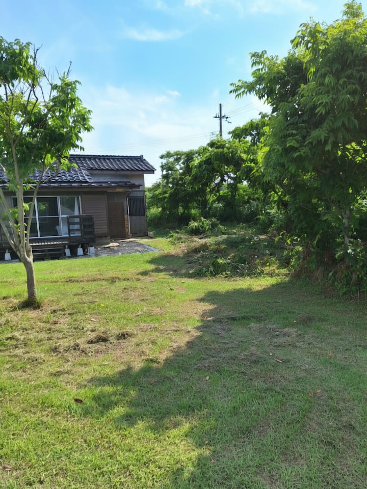 箱石浜から徒歩5分。
1棟丸々貸切の一軒家
『箱石の風A棟』
4月11日オープンです！ - Kyōtango