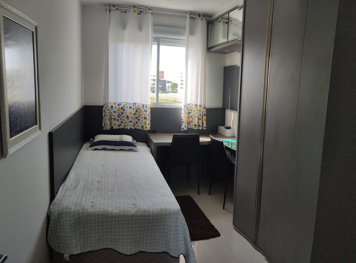 Comfortable Bedroom For Businessperson - Palhoça
