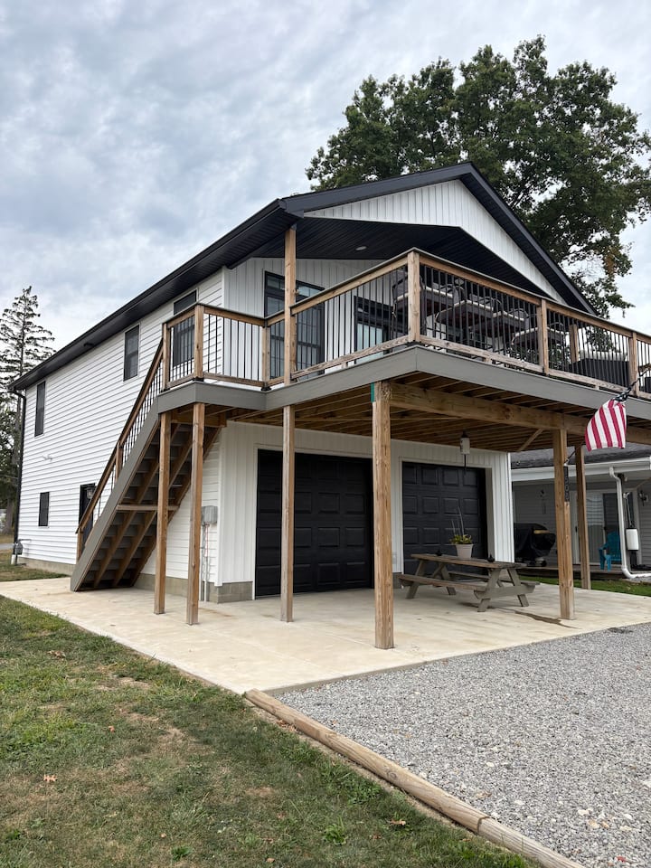 New Build On Beautiful Lake Milton - Lake Milton, OH