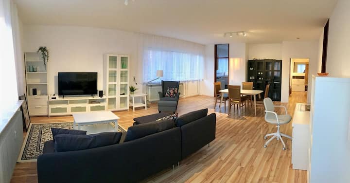 Grosszügige, Vollmöblierte 2-zimmer-wohnung - Böblingen