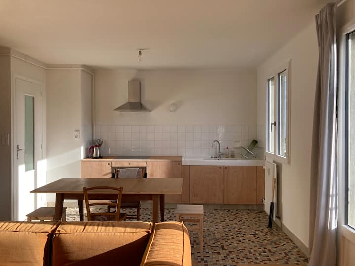 Appartement Années 70 Rénové En Centre-ville - Saint-Brieuc