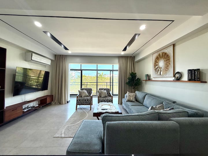 Bebinje's Space: A Spacious Two Bedroom Apartment - Tanzania