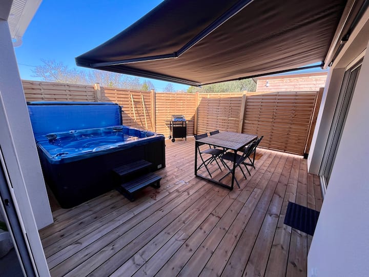 Maison Cosy, Terrasse Privée, Jacuzzi Et Clim - Blaye