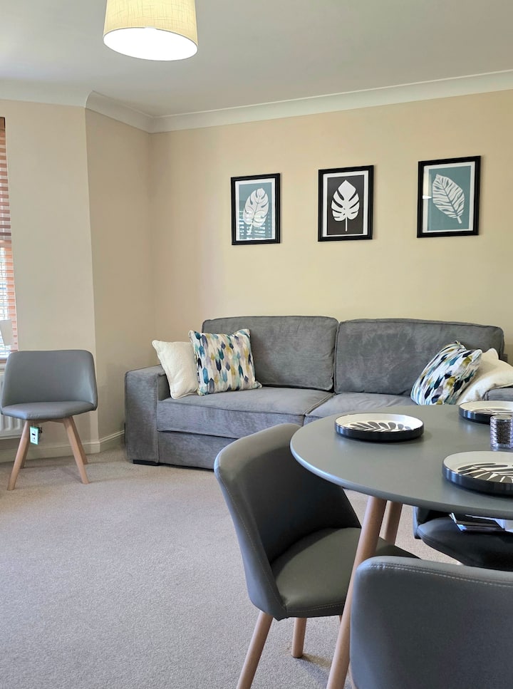 30% Off Long Stays | Free Parking | Near Station - High Wycombe