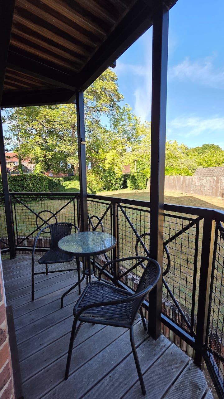 30% Off Long Stays | Free Parking | Near Station - High Wycombe