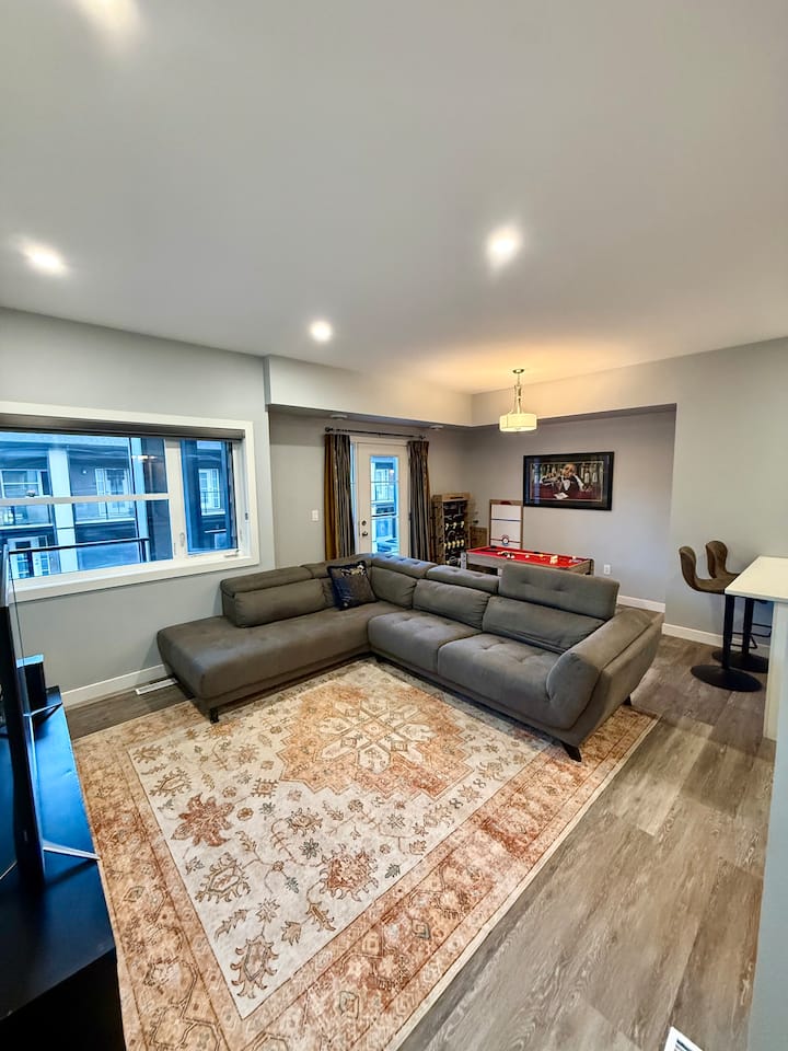 Luxury 2 Bedroom Close To Everything. - Winnipeg