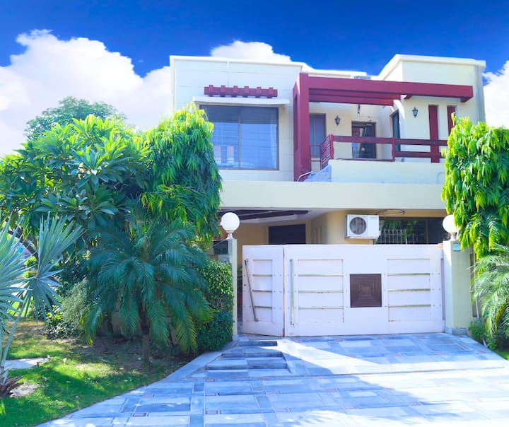Elegant 4bed 4 Bath Bungalow – Dha Phase 4, Lahore - Pakistan