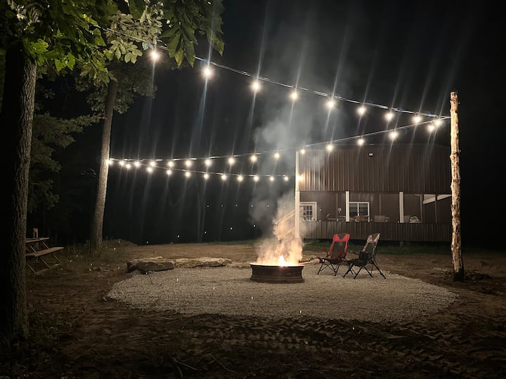 County Line Cabin - Hunnewell Lake, MO