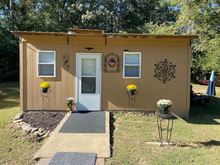 Get Away By The Pond - Oakland, TN