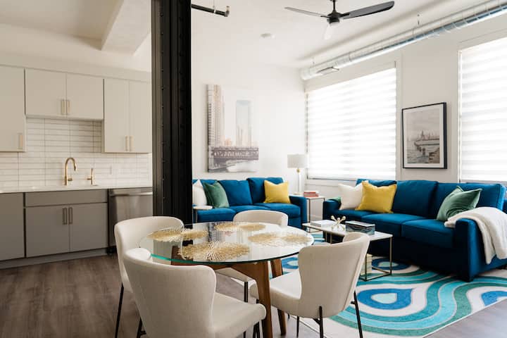Downton Luxury Condo, By Unl And The Haymarket. - Pawnee State Recreation Area, Lincoln