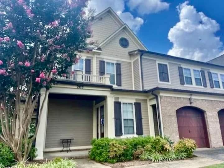 Oxford Golf Course Condo Minutes From Campus - Oxford, MS