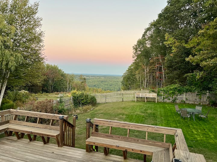 Hilltop Retreat | Sunrise, Sunset & Mountain Views - Monmouth, ME