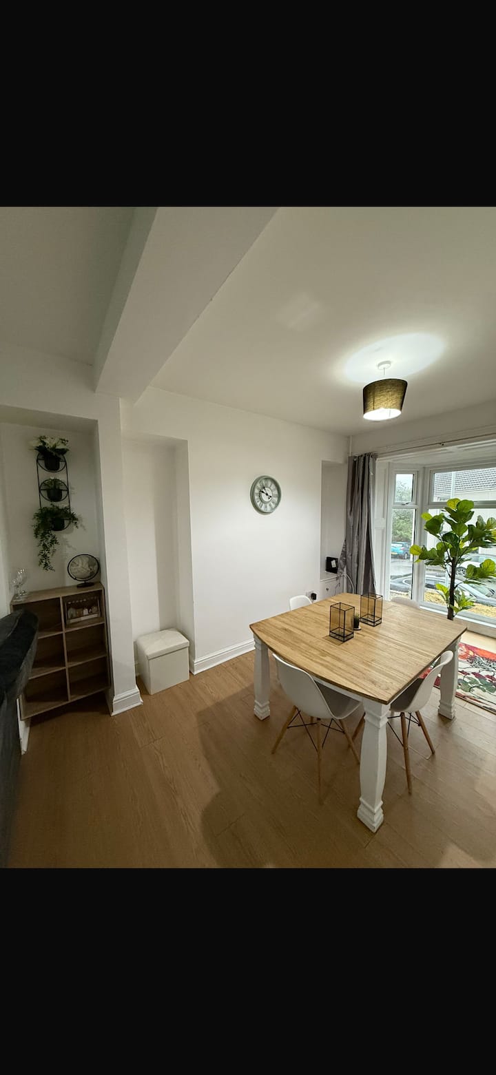 Home In Morriston |
Perfect For Nurses And Doctors - Swansea University Bay Campus