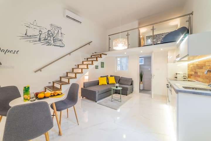 Best Citycenter Location Flats For Groups - Hungria