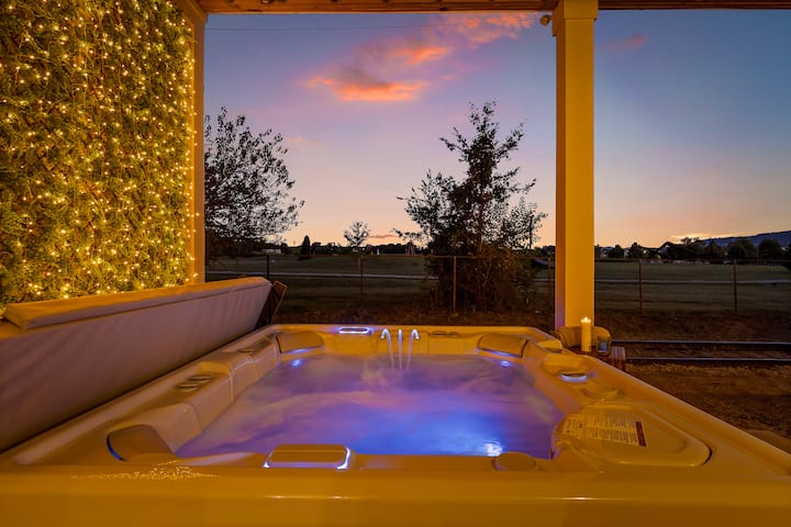 Hot Tub | Fireplace | Park View | Downtown - Chattanooga, TN