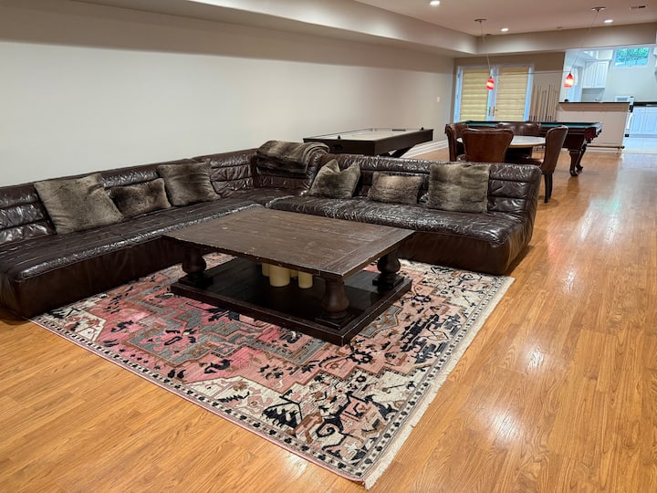 Spacious Princeton Suite W/ Kitchen & Living Area - Princeton, NJ