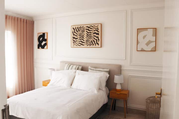 Elegant & Cozy Stay In Johannesburg - Randburg