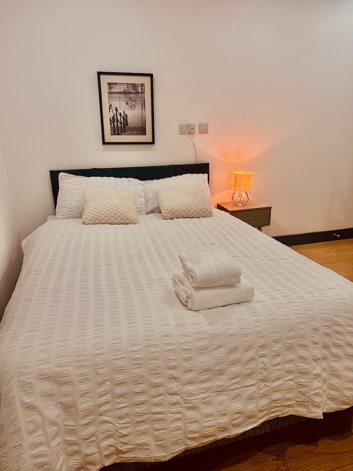 Ensuit Studio In Tooting Broadway 1 Mint Tube - Fulham