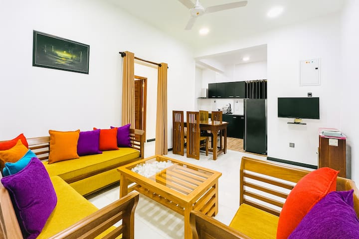 Colombo 2br Stylish Flat Near Galle Road Dehiwela - Kolombo