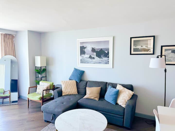 Sleek & Chic Penthouse By The Sea | Sleeps 6! - Atlantic City, NJ