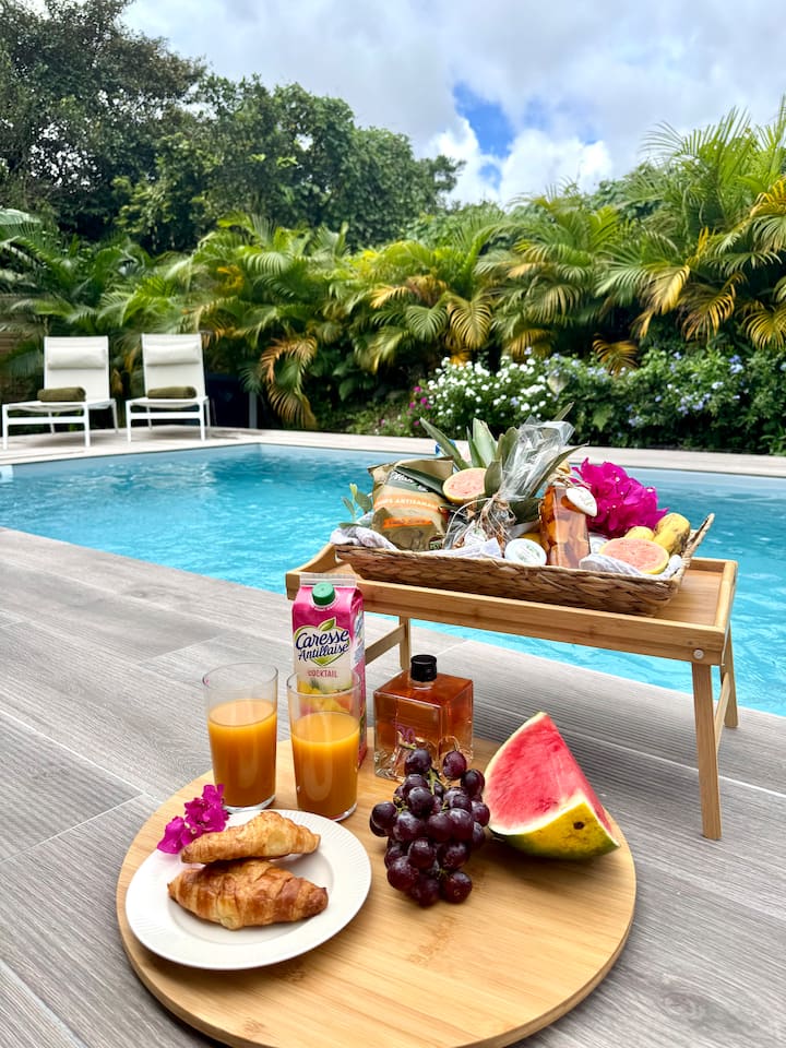 Hibis Bay - Le Morne Rouge