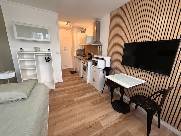 Studio Rénové Fibre +Tv Dans Une Résidence Privée - Istres