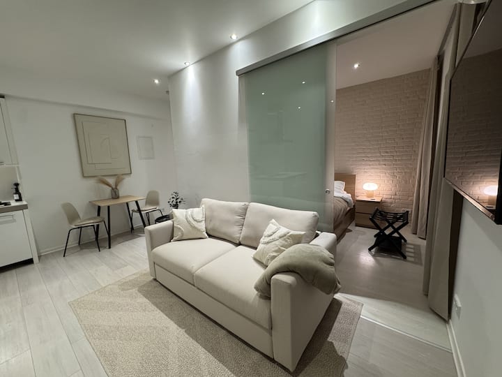 Central & Quiet Design Apartment With Terrace - Munich