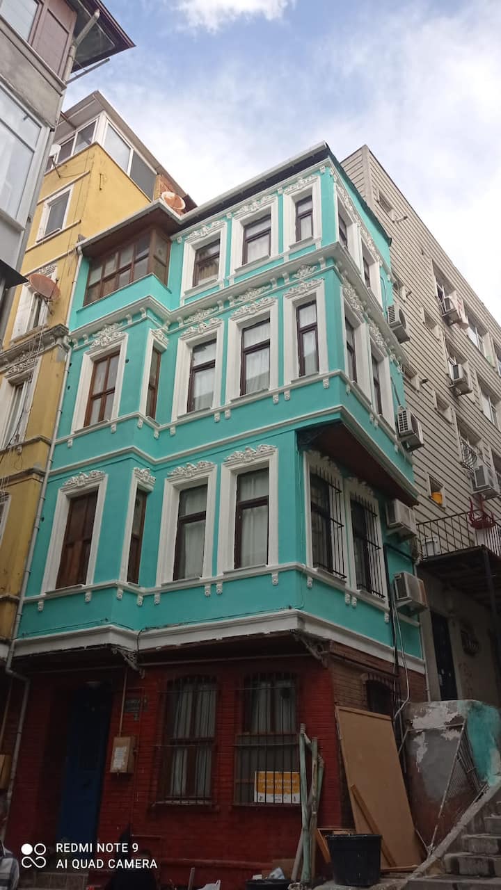 In The Hearth Of Taksim - Istanbul