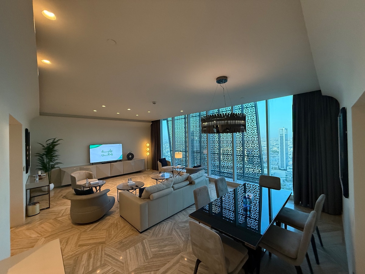 Two master bedroom suite overlooking Damac Kingdom Tower - Flats for ...