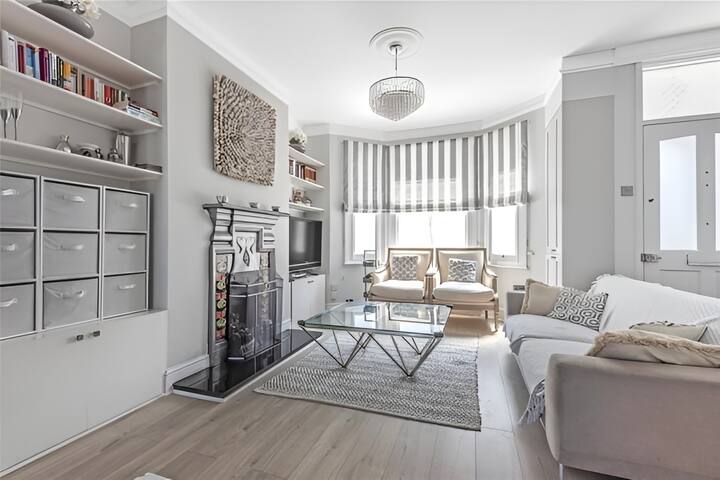 New! Stylish 4br | Windsor City Centre | Sleeps 6 - Slough