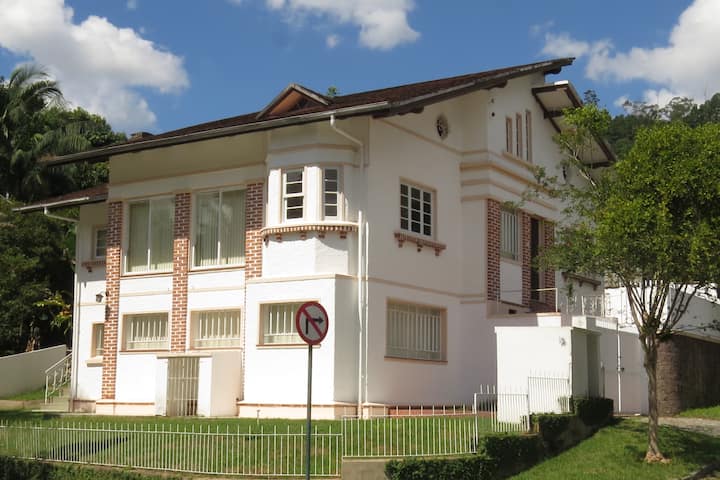 Casa Aconchegante Para Até 10 Pessoas. - Blumenau