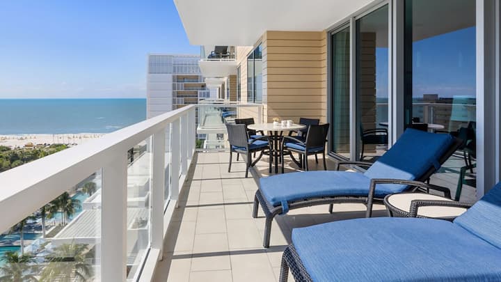 Beachfront Fun At Crystal Shores Resort+amenities - Marco Island, FL