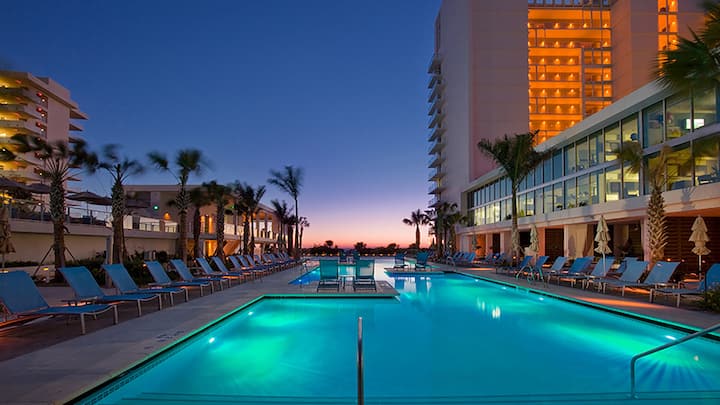 Beachfront Fun At Crystal Shores Resort+amenities - Marco Island, FL