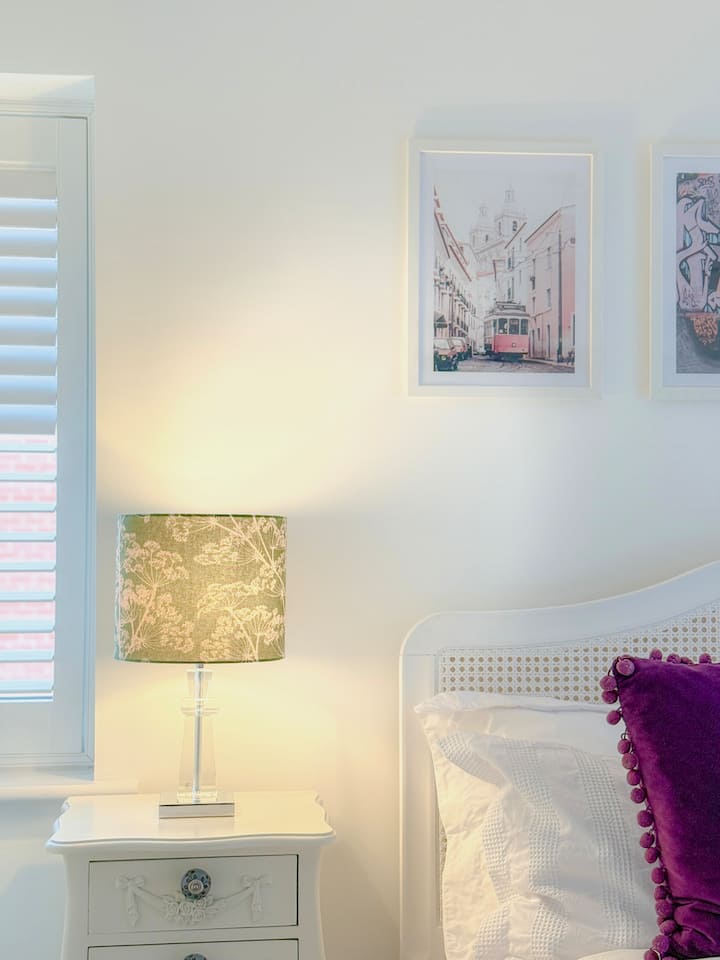 Elegant 2br Retreat- Longbridge Shops, Rail &Hills - Bromsgrove