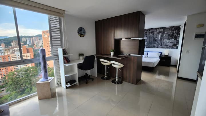 Apartamento Cómodo, Con Vista A Toda La Ciudad - Medellín