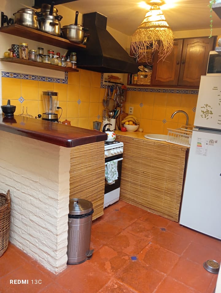Habitación Grande, Desayuno Y Baño Compartido. - ウルグアイ