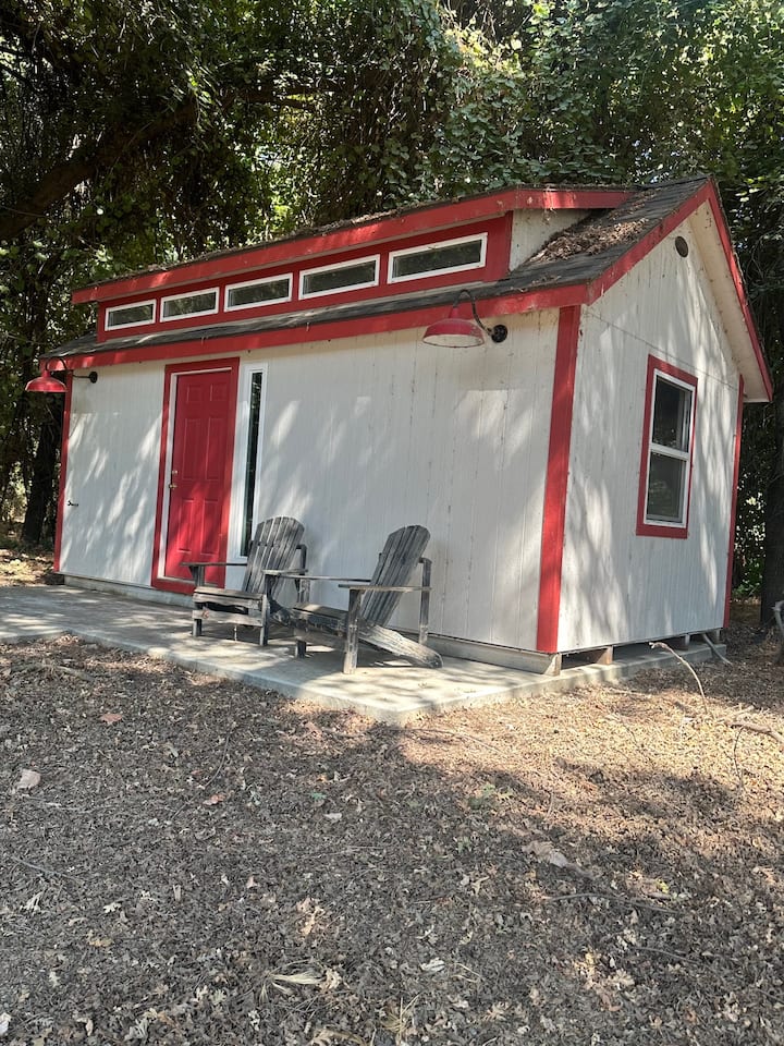 Triple H Ranch Tiny Cottage - Exeter, CA