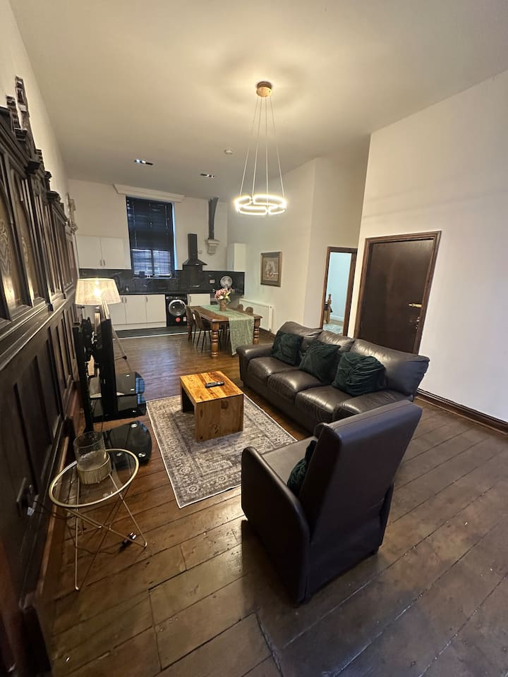 The Church T – Elegant 2-bedroom Flat With Style - Stockport