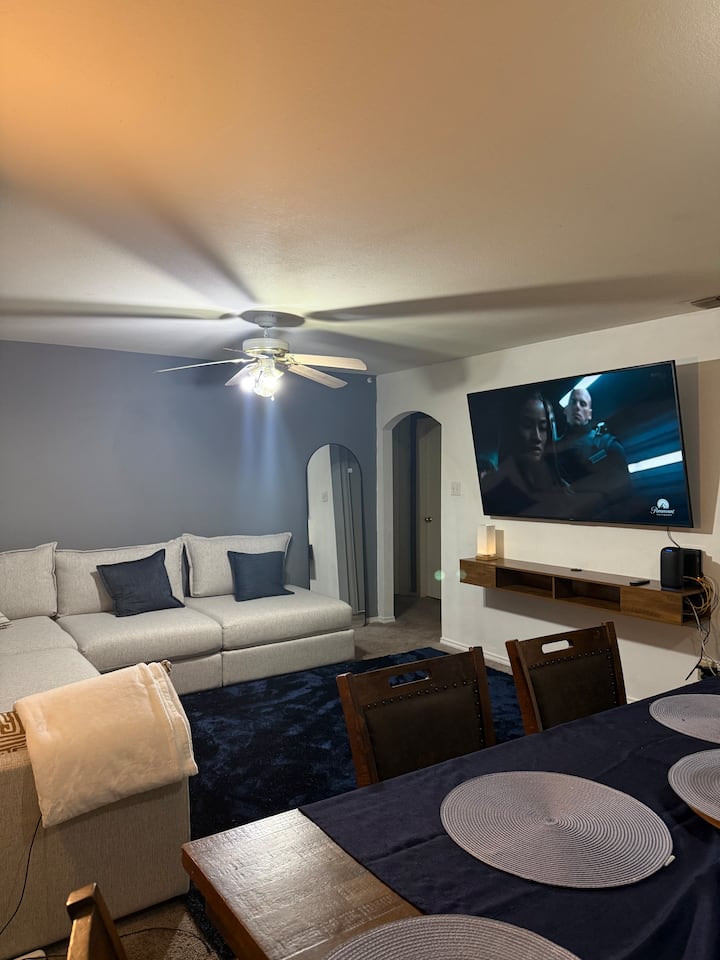 Sunset Retreat - Laredo, TX