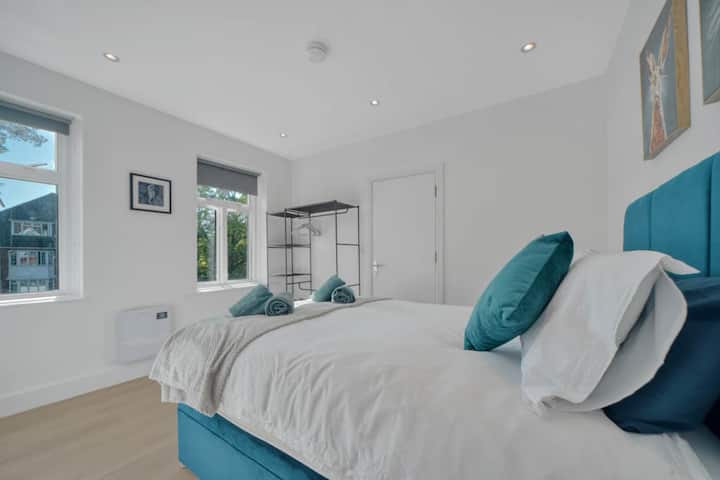 Longterm Freeparking | Fasttrain To London In 23m - Bromley