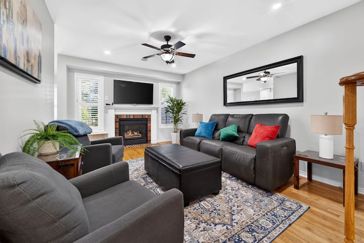 The Randolph House | 5 Min To Thermea | Sleeps 8 - Pickering