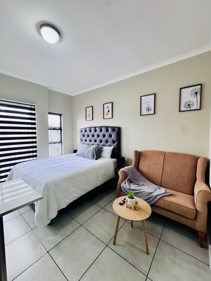 Cozy Studio Suite In The Heart Of Midrand - Midrand